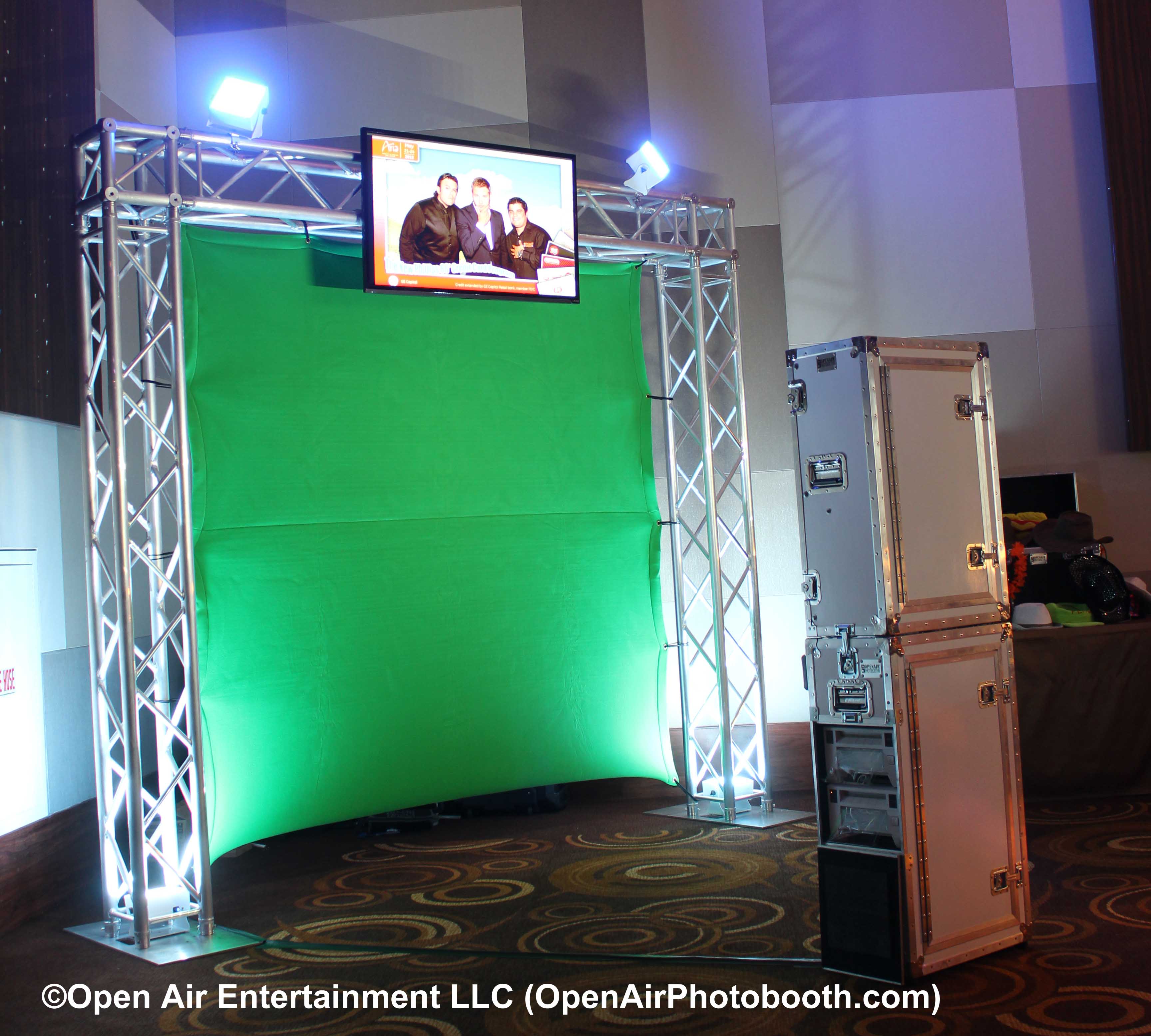 Customer OPEN AIR and chroma-key.com foam-backed green screen – eefx ...